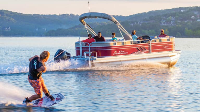 How Fast Do Pontoon Boats Go